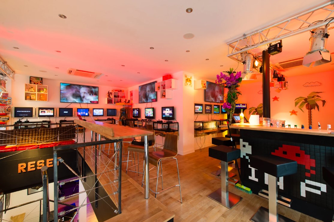 26 lieux Geek à Paris : Ça sent bon la (16)bit | Arrêt Imprévu