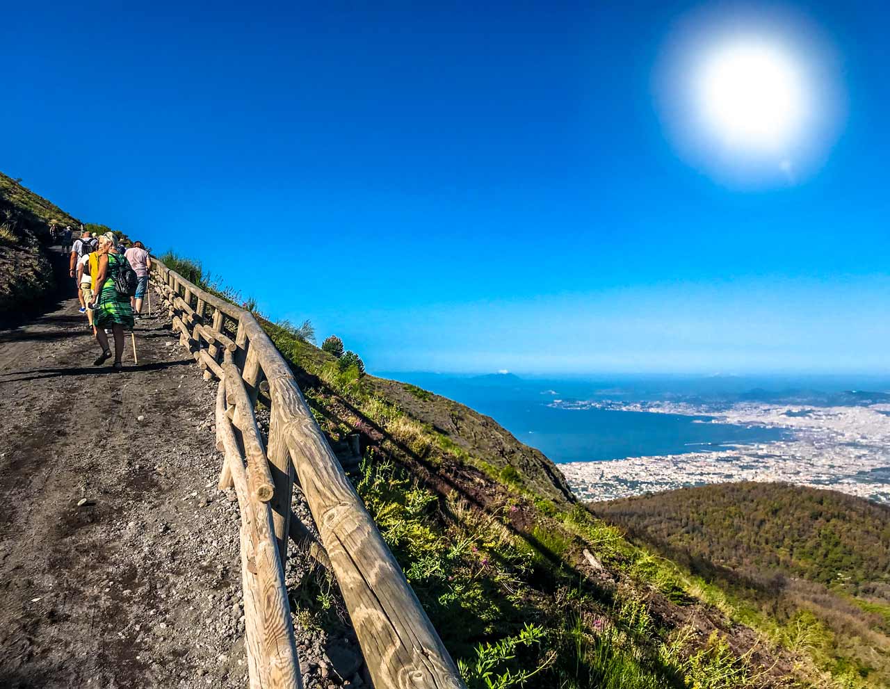 Visiter le Vésuve (et comment s’y rendre depuis Naples/Pompéi ...